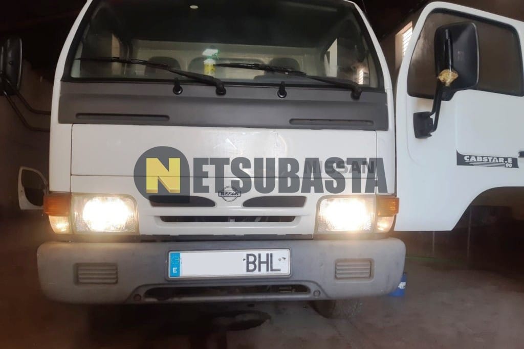 Subasta de Nissan Cabstar- E 90 2001