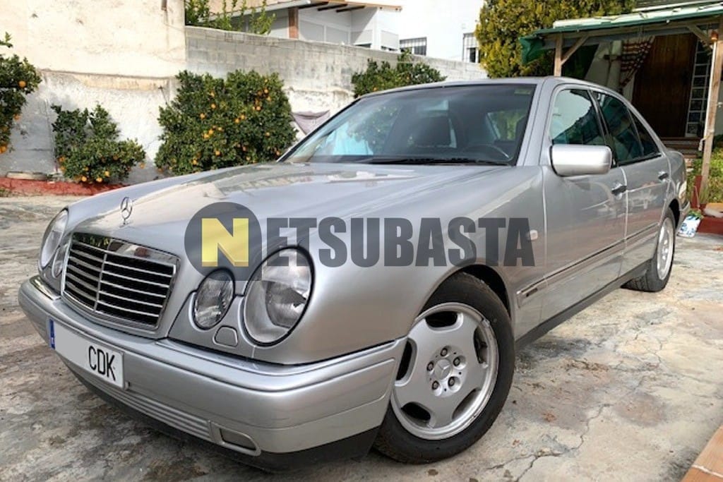 Subasta de Mercedes-Benz E240 1998