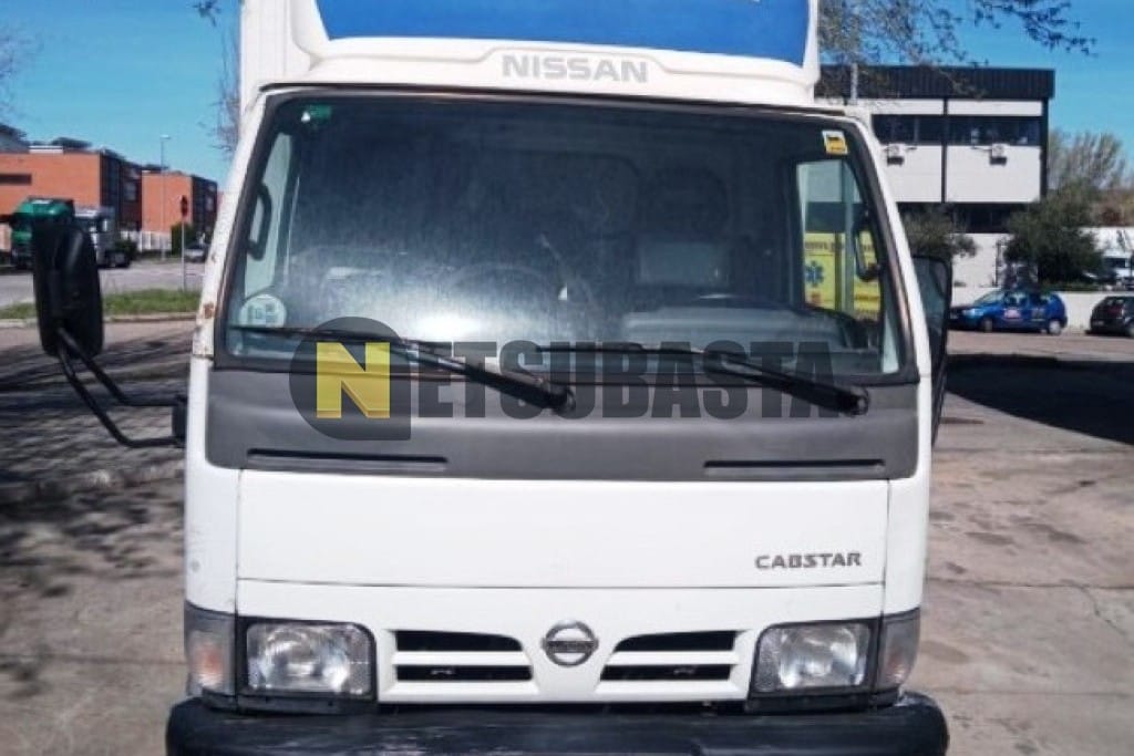 Subasta de Nissan Cabstar TL 100.35/1 2006